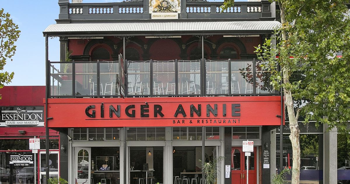 Essendon Hotel / Royal Hotel Essendon Alh Sportsbardirect : Compare 5 ...