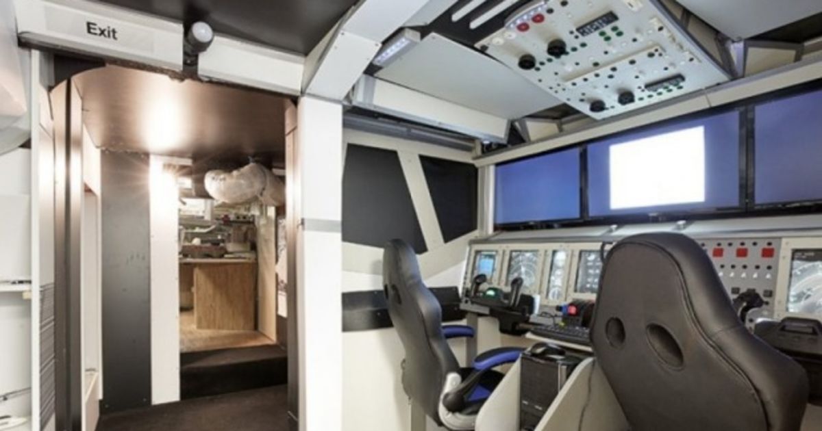 House with flight simulator ready for take-off