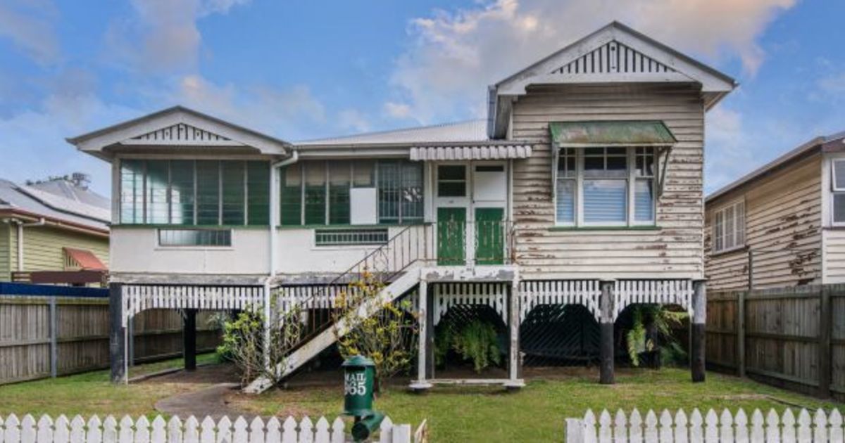 Incredible New Farm Queenslander hits the market for just the second ...