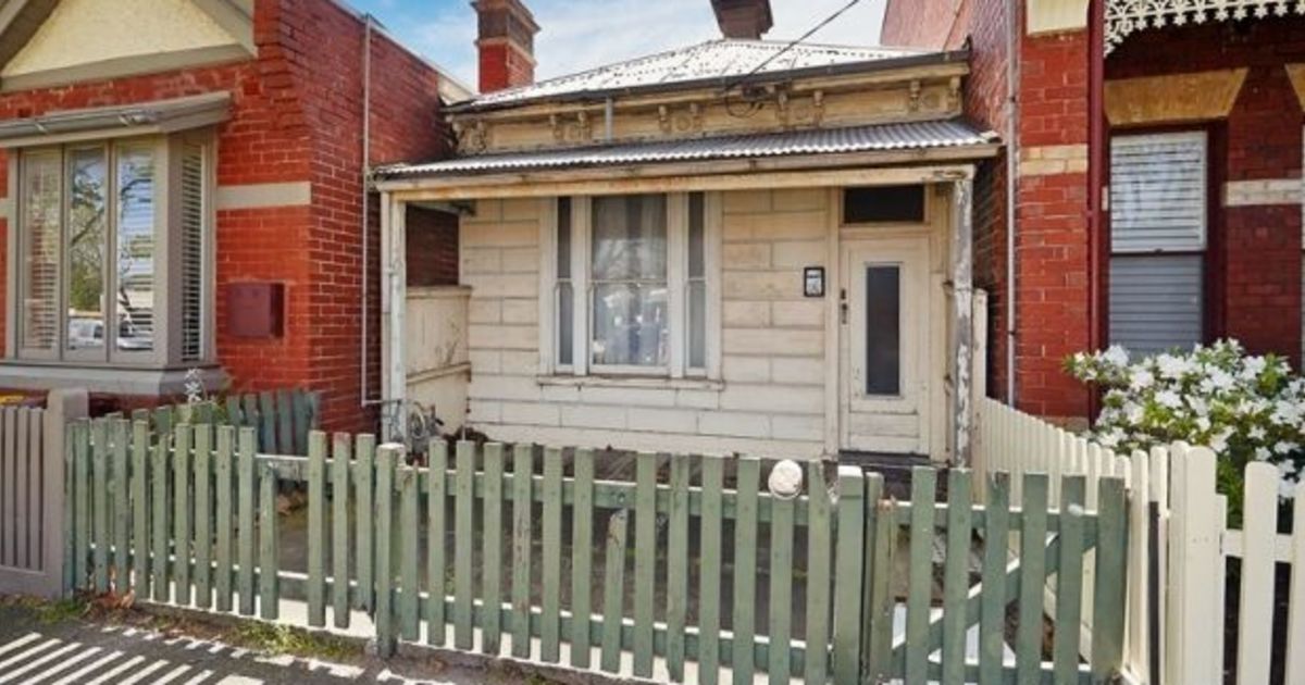 Middle Park v Albert Park: How the neighbouring suburbs compare