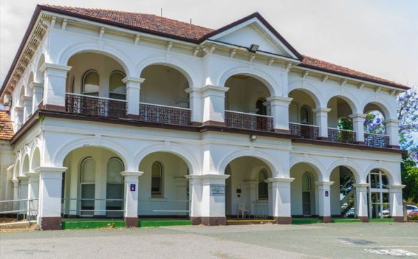 Government puts old Fremantle hospital on the market