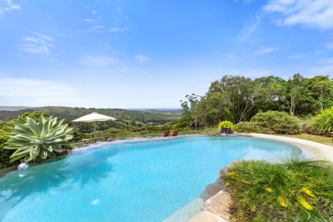 Rare Queensland hinterland estate includes livable Melbourne tram and ...