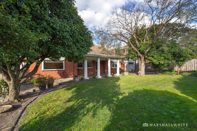 Deepdene: The tiny Melbourne 'burb that's 'got the lot'