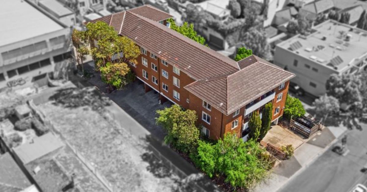 Dozens of unit blocks up for grabs in Melbourne as investors hope to ...