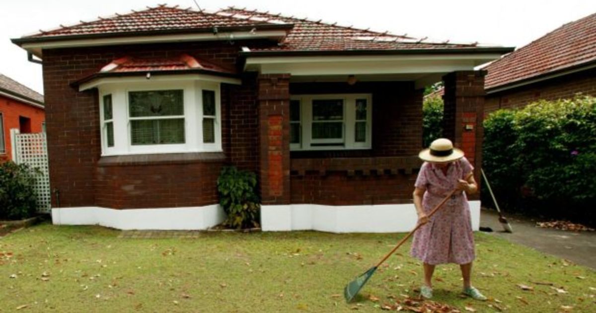 Housing costs force Queensland’s age pensioners into poverty