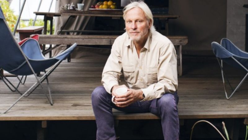 Peter Stutchbury wins architecture gold medal while living in a tent