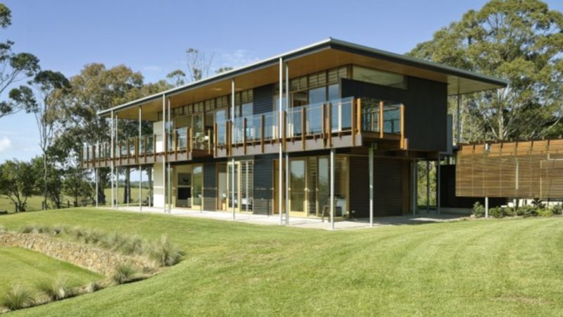 Deceptively simple design gives award-winning house elegance