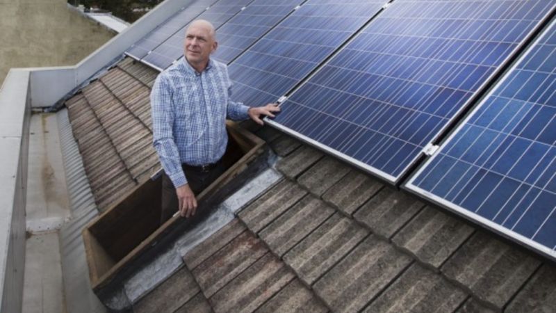 Heritage overlay forces Parkville man to pull down solar panels