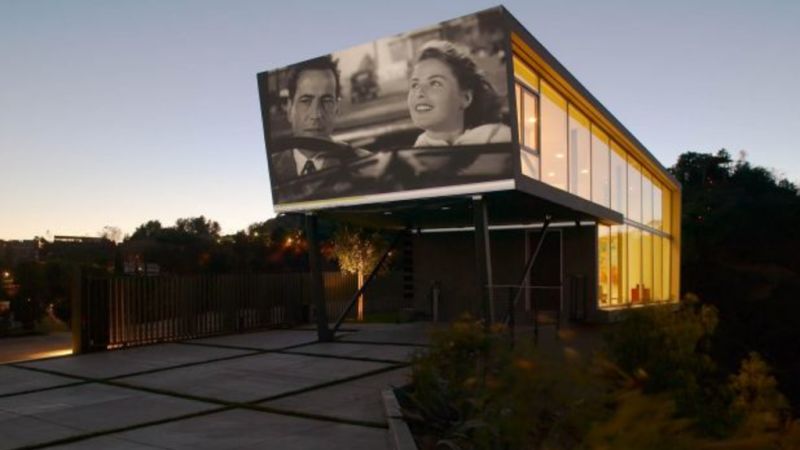 Embrace the Hollywood - this house provides a giant outdoor home theatre