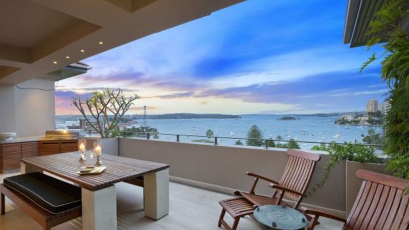 Foreign investors' Elizabeth Bay penthouse on the block following crackdown