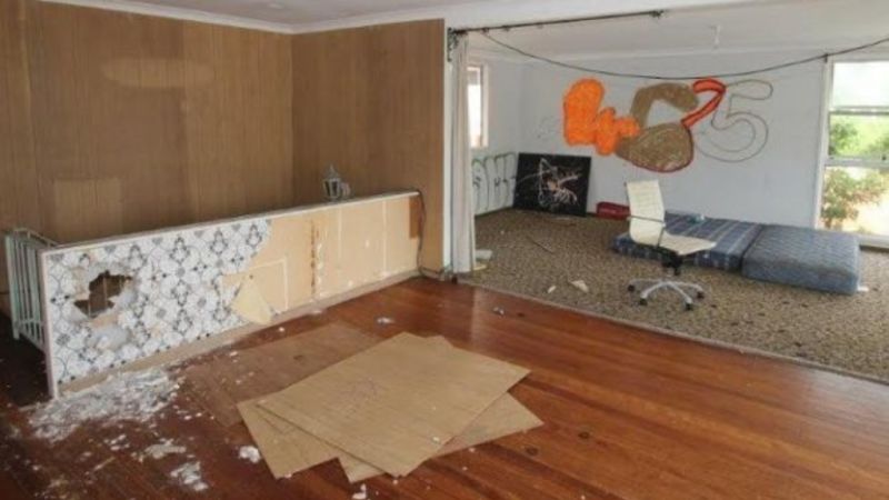 'Worst house you'll ever see' hits the market for $1 million