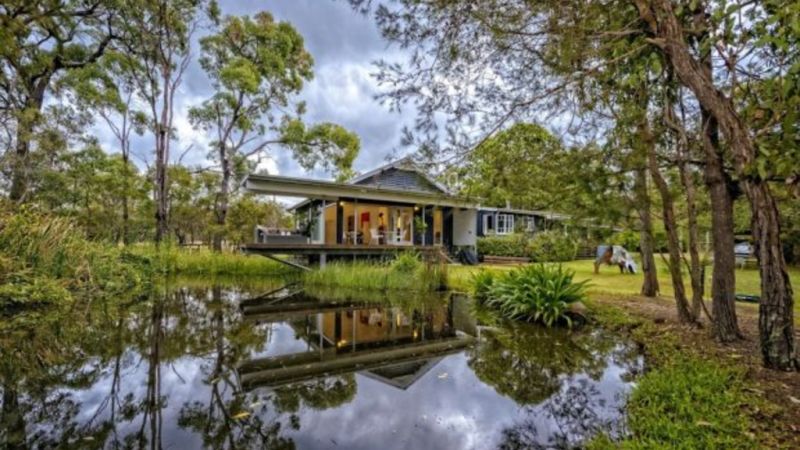Highly regarded Queensland architect Shane Thompson sells Chandler home