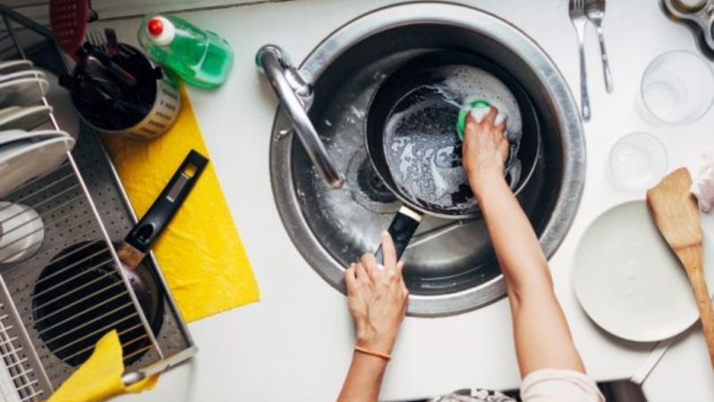How to 'fake' clean your house in 15 minutes
