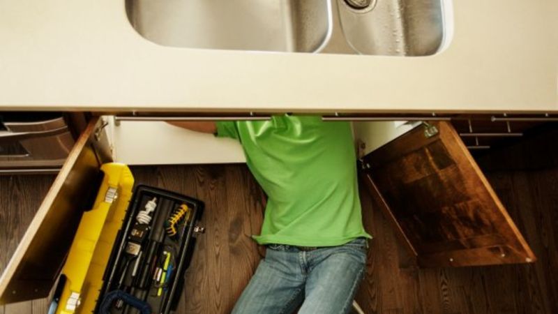 4 household jobs you can DIY and 5 you should always outsource