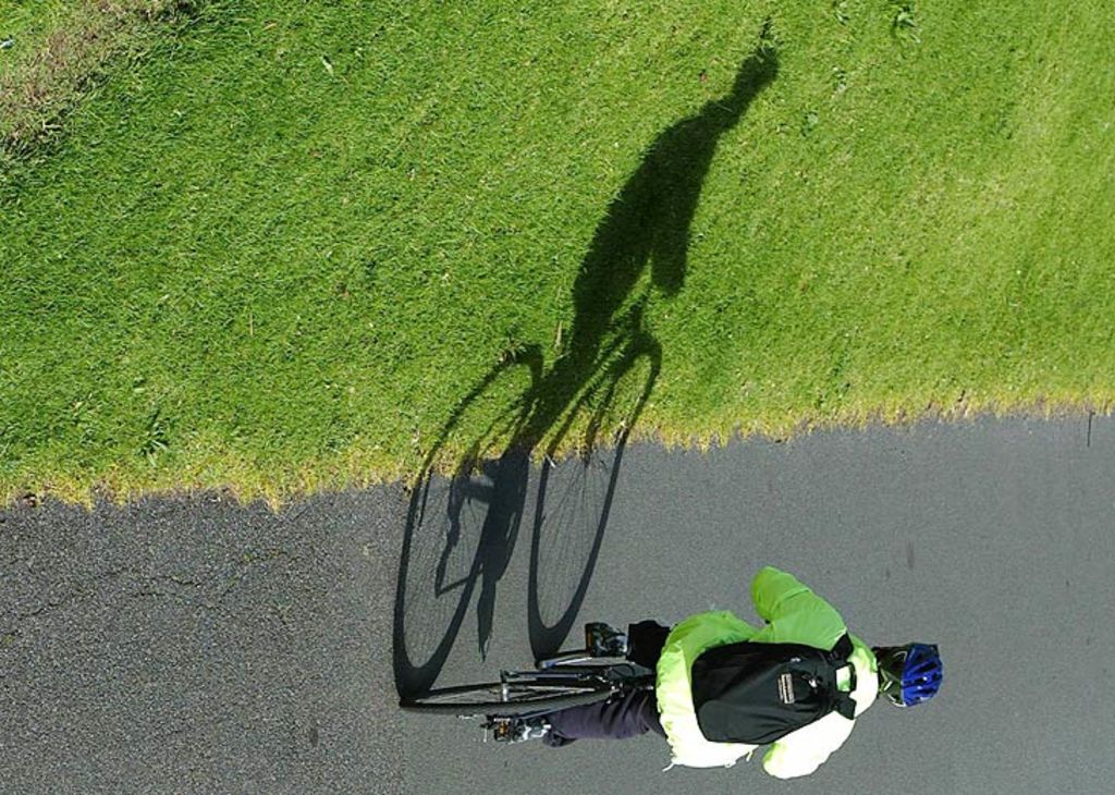 Moving house? Get on your bicycle and do it the green way.