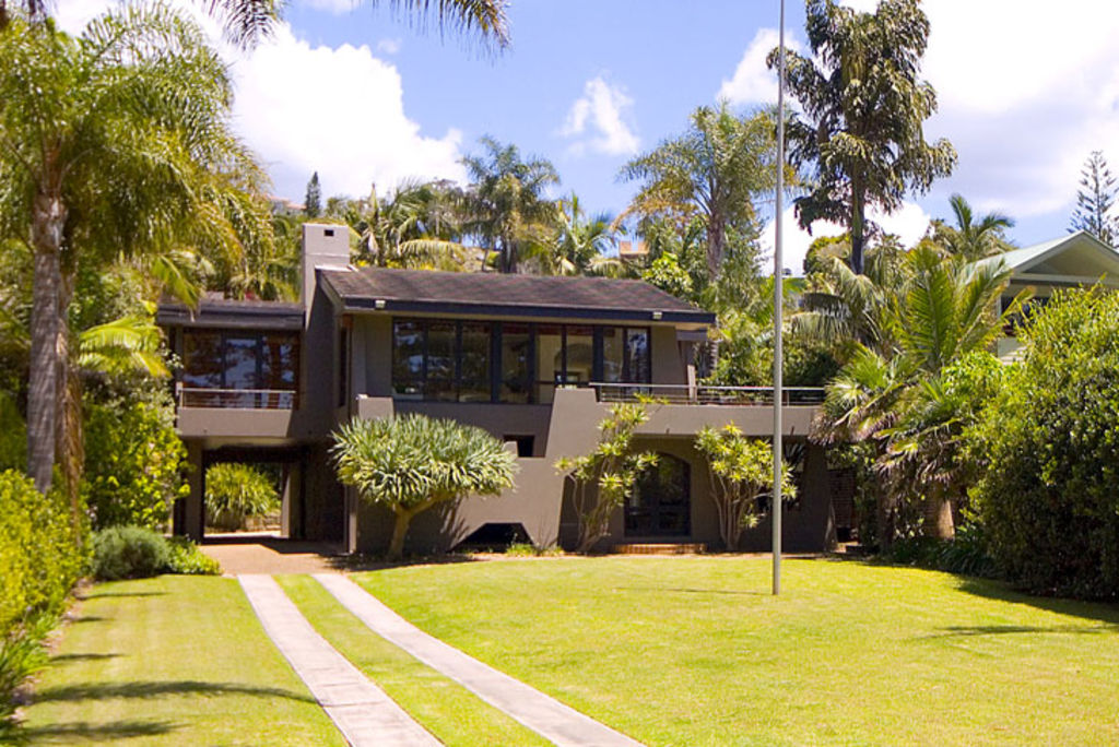 Sun, sand and sales in Palmie