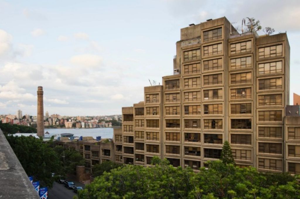 Sirius uncertainty at The Rocks