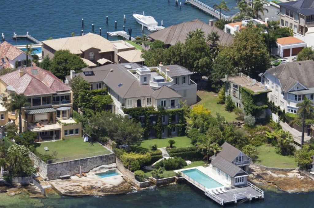 Point Piper's Altona mansion sale dodged foreign investment laws