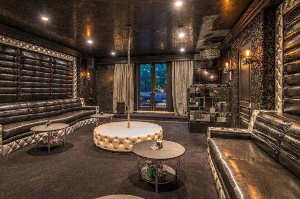 Rock god Slash lists Beverly Hills home for $14 million