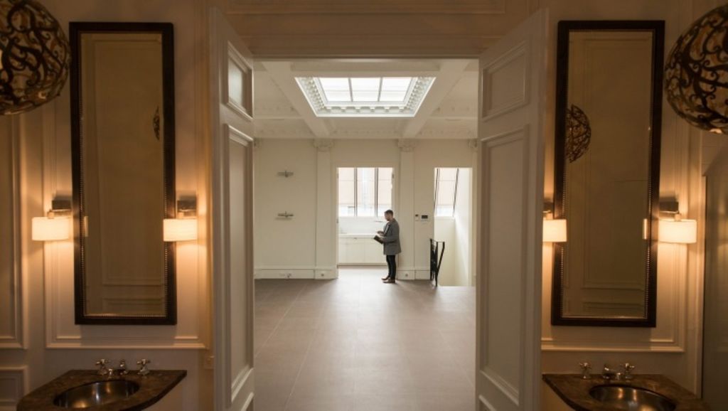 Apartment where interior designer Stuart Rattle was murdered is for lease