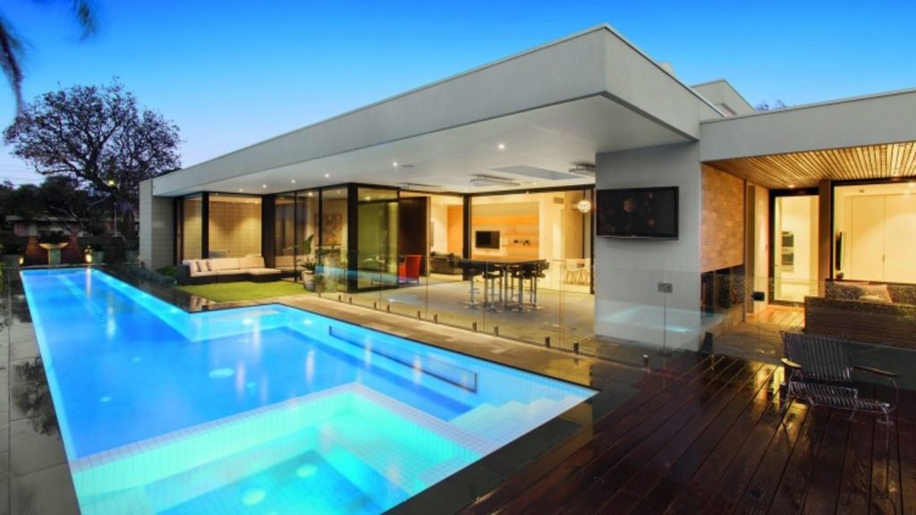 Socialite Laree Jane quietly sells palatial South Yarra penthouse