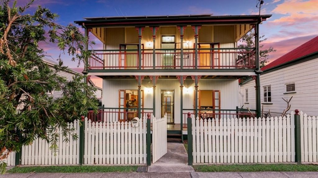 Kangaroo Point home sells after epic one-hour auction