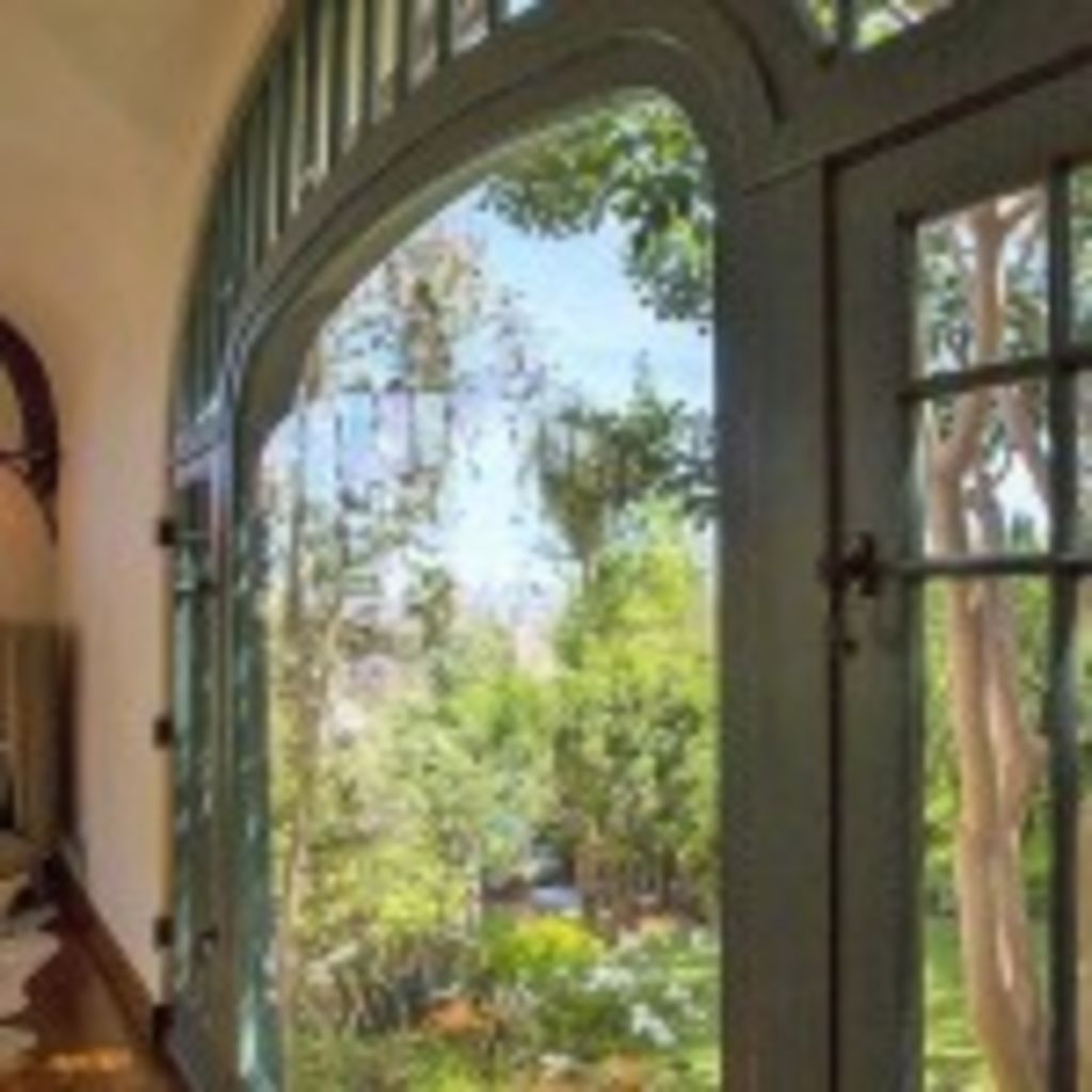 Pop singer Sia buys ‘enchanting’ LA home for $6.5 million