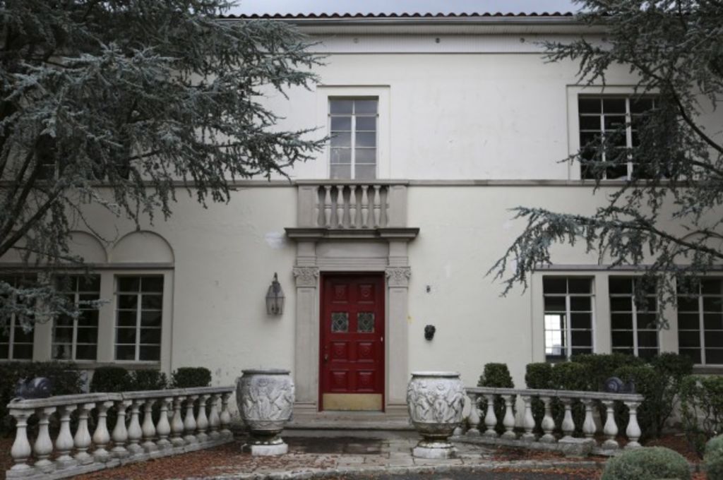 A view, thick walls and a slaughter room - Inside a gangster's home in ...