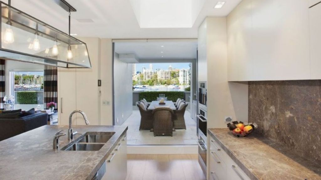 Fashionista Genevieve Smart lists Avalon home