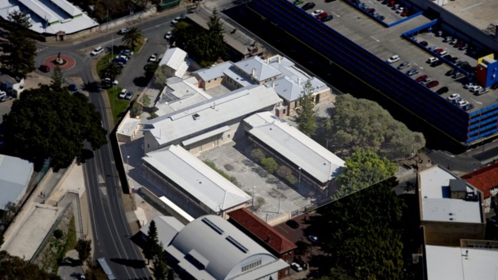 Heritage-listed Fremantle police station refuses to go quietly