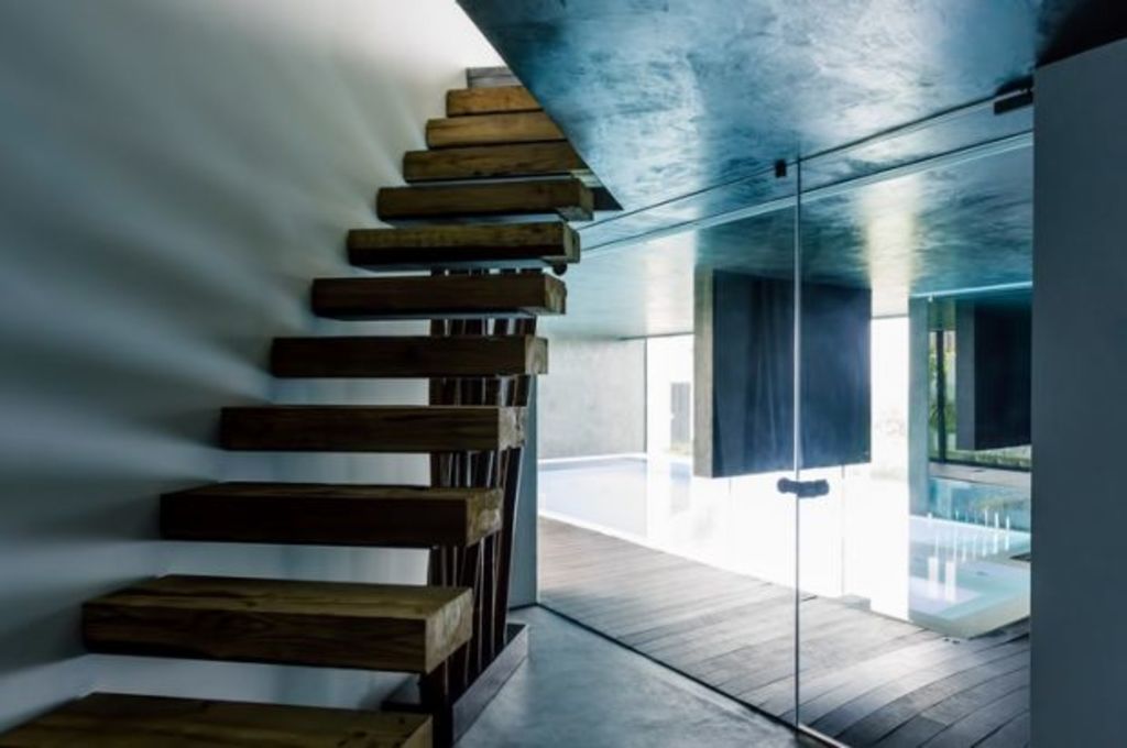 Gigantic basements causing neighbourhood feuds between mega-rich in London