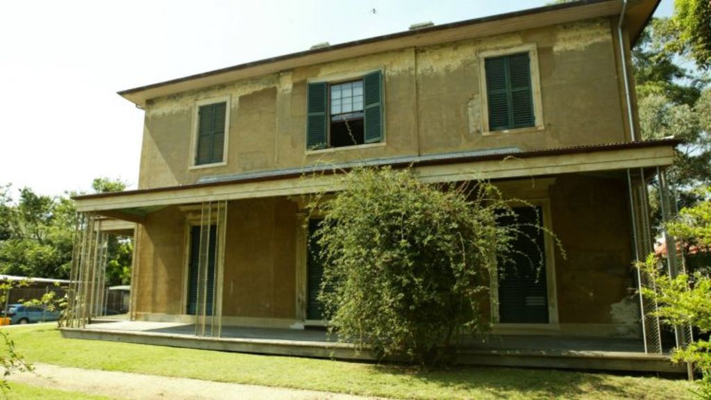 Stockbroker swaps Glebe trophy Lyndhurst for Baz Luhrmann’s Iona