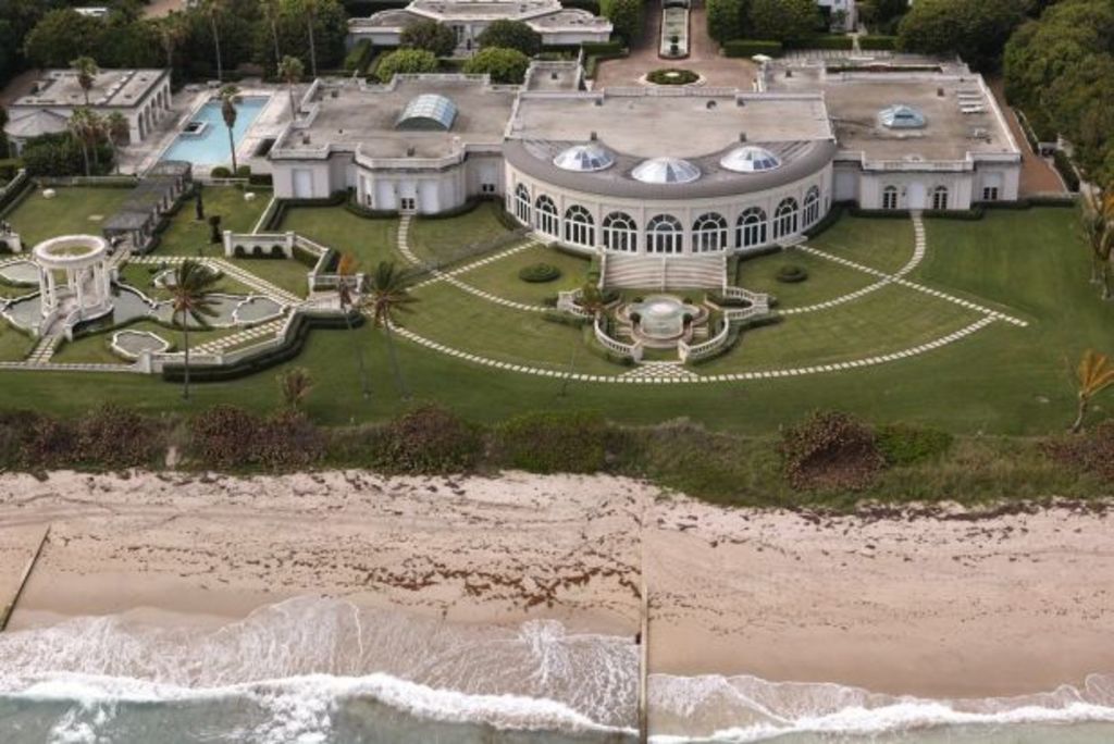 How Donald Trump's former $US95 million mega-mansion became a knock-down