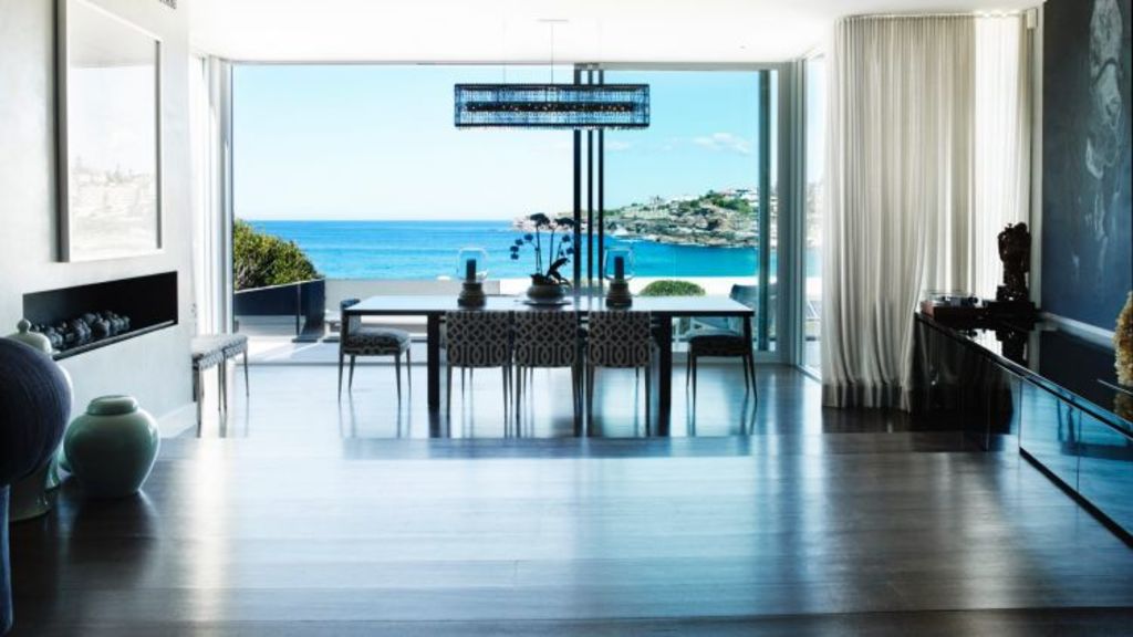 Celebrity beach suburb battle: Sophie Lee versus fashion retailer Robby ...