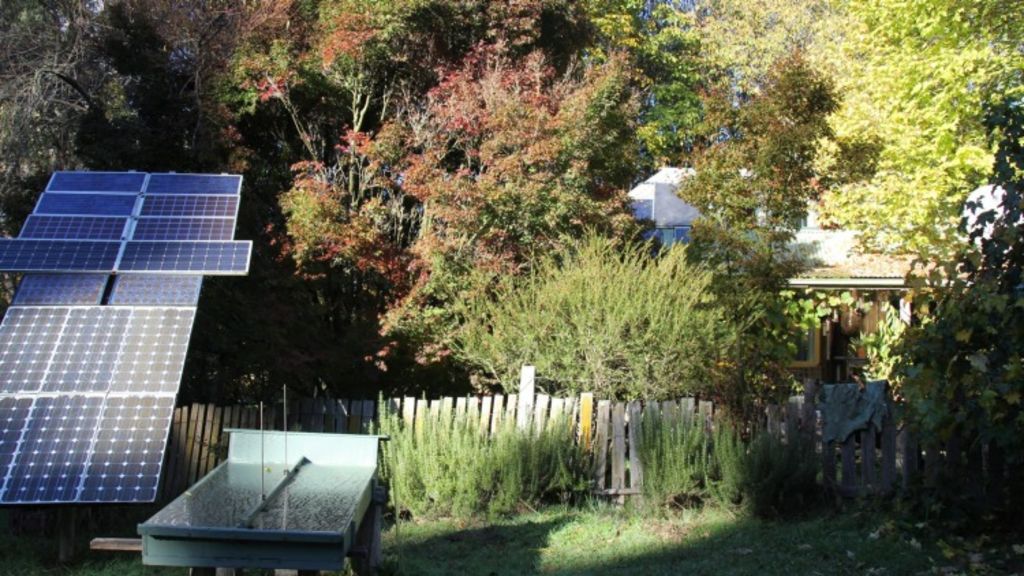 Australian ‘besotted’ with the idea of going off grid