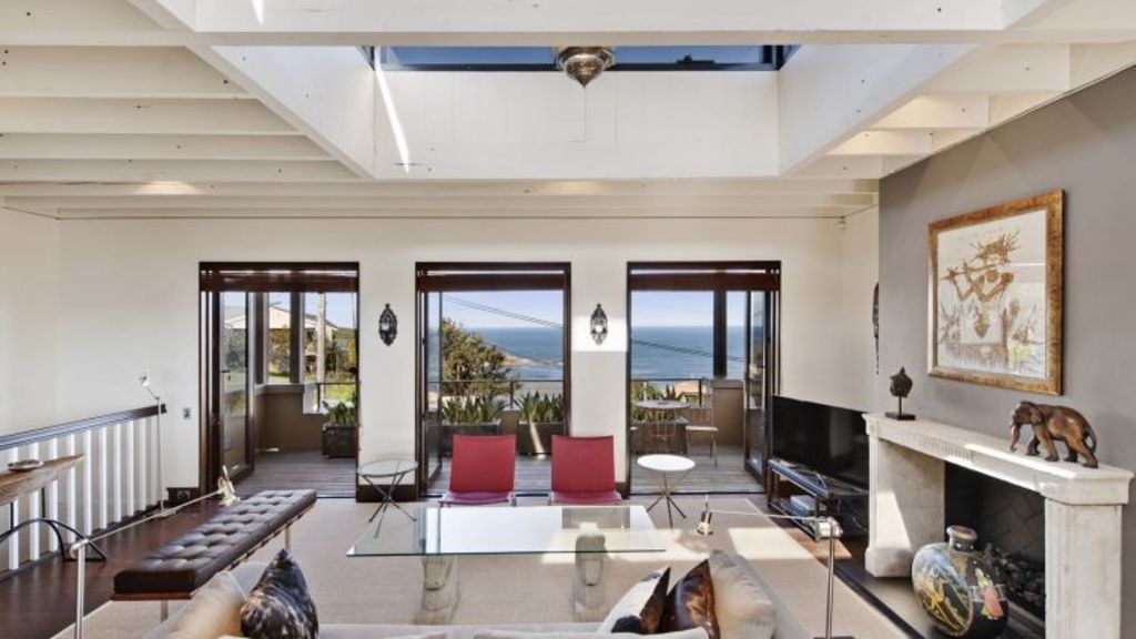 Out of town: Bay-view beauty heads to auction