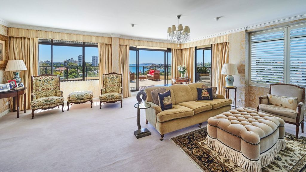 North Sydney’s harbour foreshore locals trade their real estate among ...