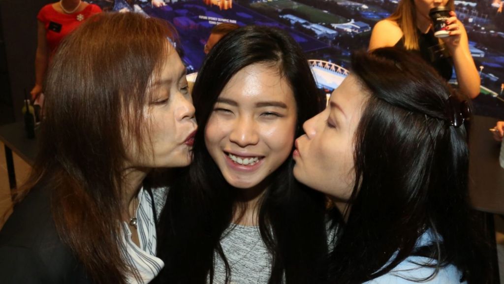 Desperate first-home buyers queue for Mirvac apartments in Sydney ...