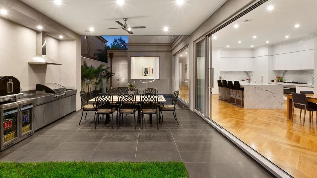 House of the Week: This mini manor in Kew is quite marvellous