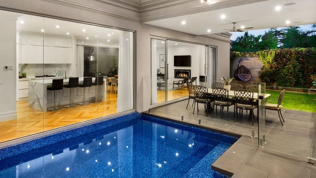 House of the Week: This mini manor in Kew is quite marvellous