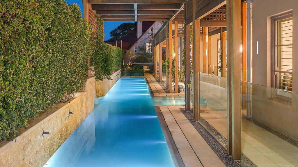 Caledonia’s Mike Messara pitches Mosman mansion to buyers for $10 million