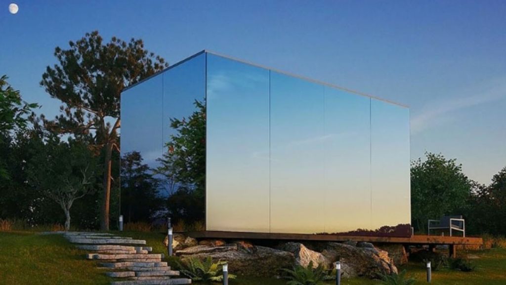 The ‘invisible’ mirror cabin that can be assembled in just eight hours
