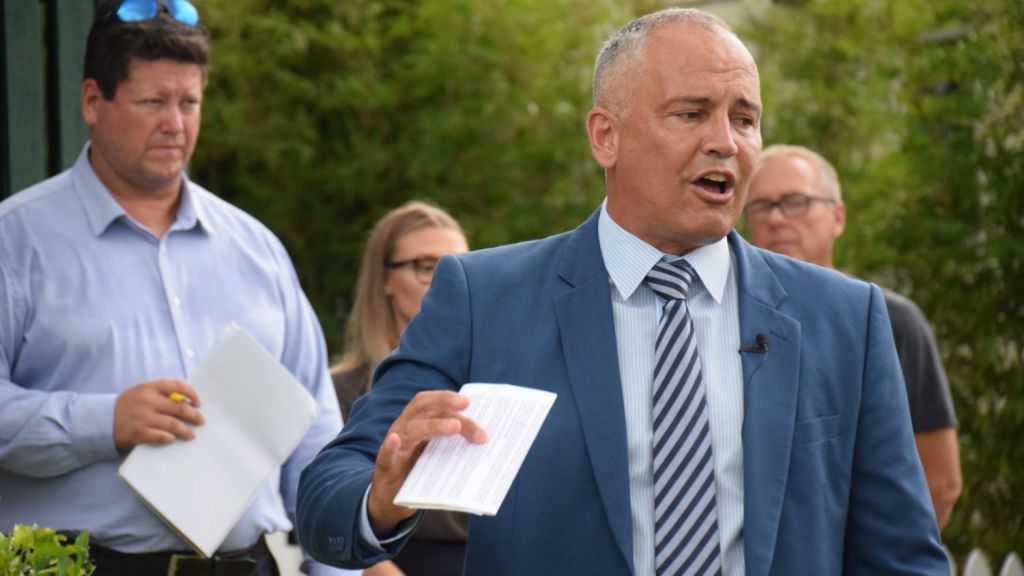 Property flippers buy Greenslopes house for $1.37 million at auction