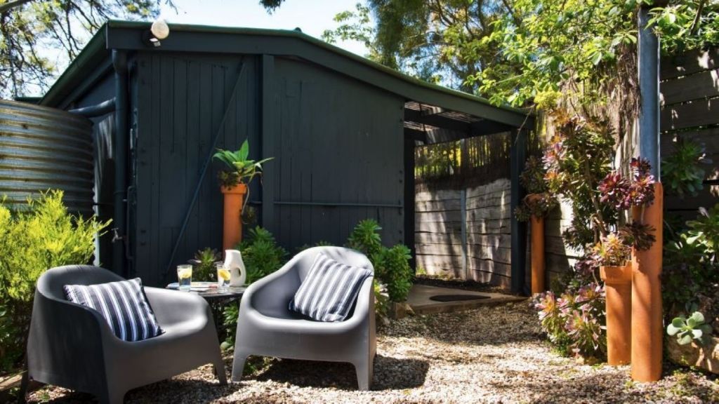 Converted train carriage turned tiny house in Daylesford a minimalist’s ...