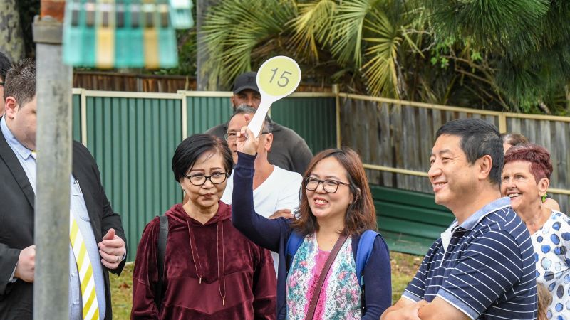 Seven tips for buying at auction in Melbourne