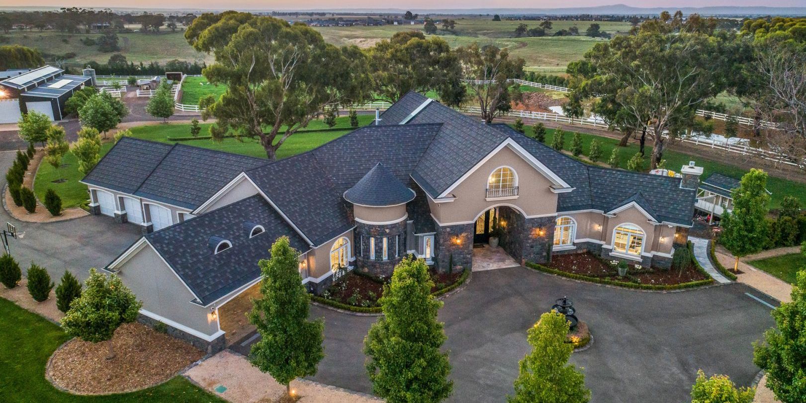 Grand estates of Melbourne dotted through the city's fringes