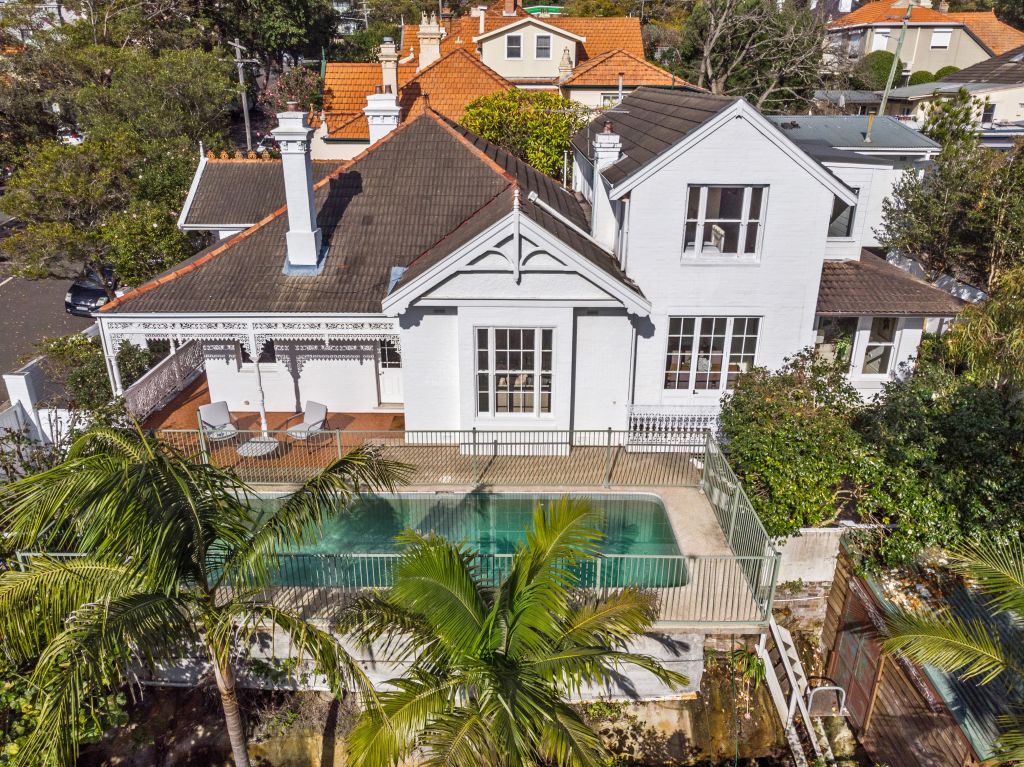 Ex-turf club chairman Laurie Macri lists 'Coogee Castle' amid record ...