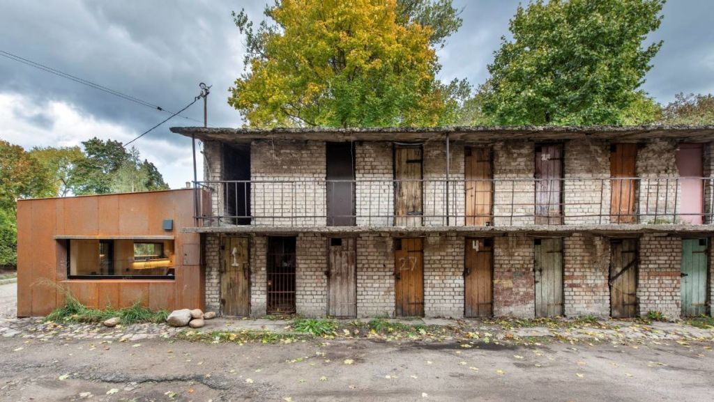 How a garage at the end of a ramshackle building was transformed into ...