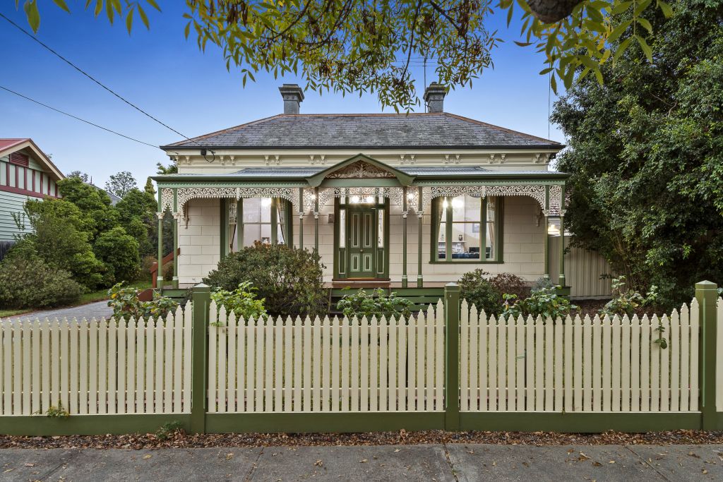 Is Essendon the west's answer to Melbourne's privileged eastern suburbs?