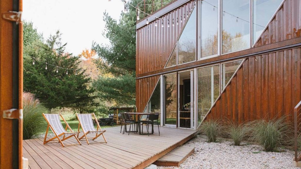 Amazing container house built from six containers with rooftop deck